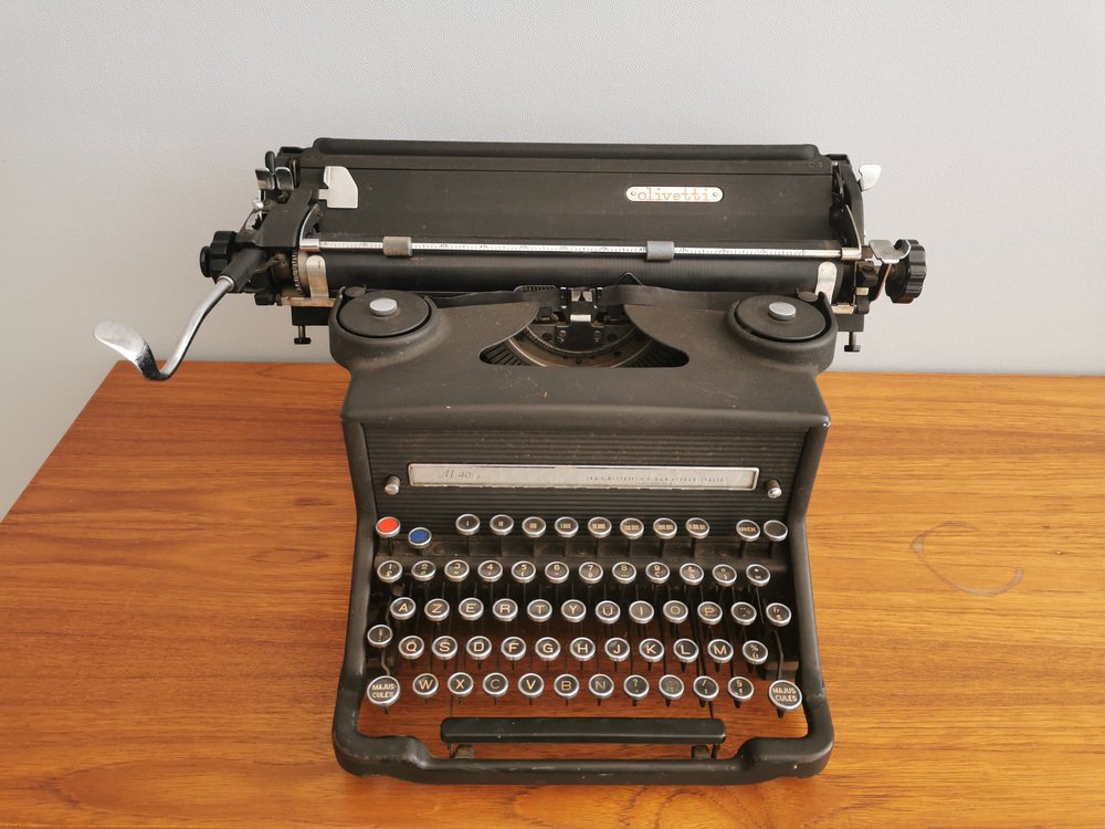 Typewriter from Olivetti, Italy, 1940s for sale at Pamono