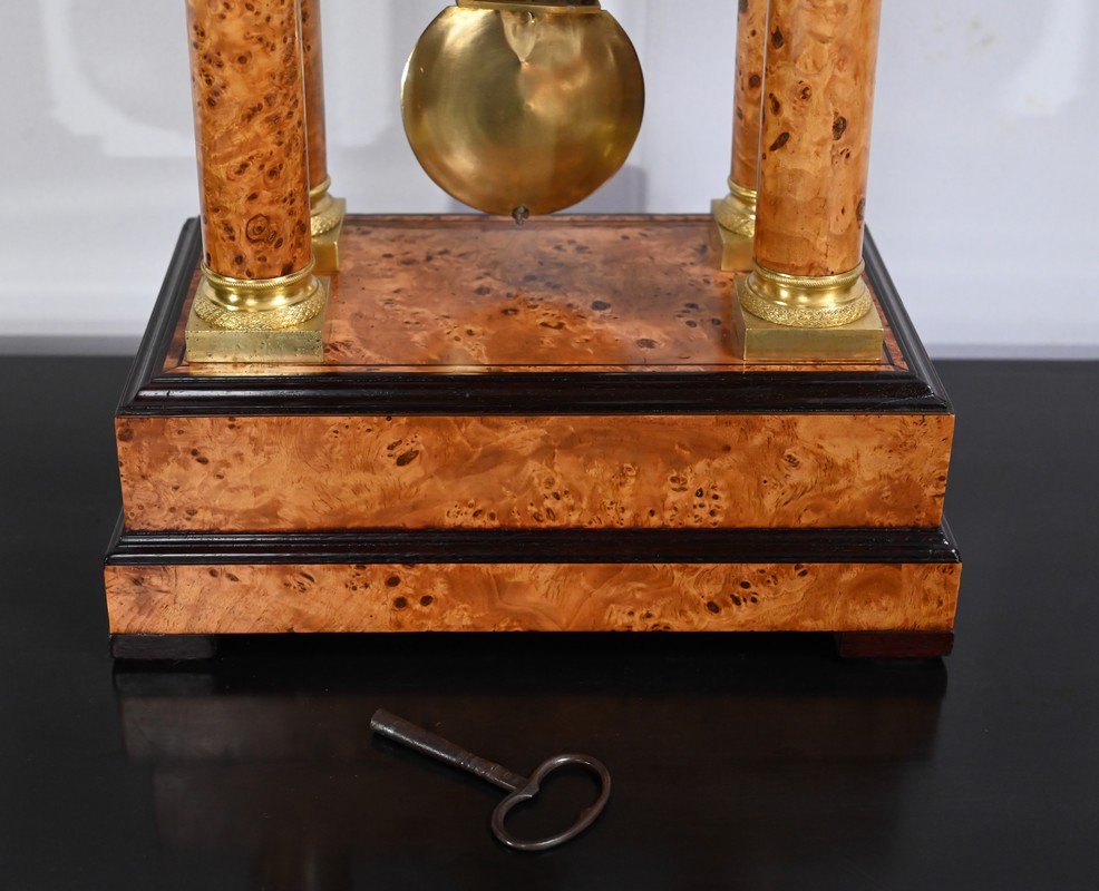 Empire Thuya Burl & Glass Clock, Early 19th Century for sale at Pamono