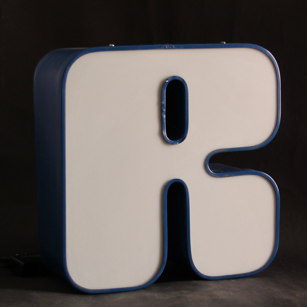 Mid-Century Illuminated Letter R, 1970s for sale at Pamono