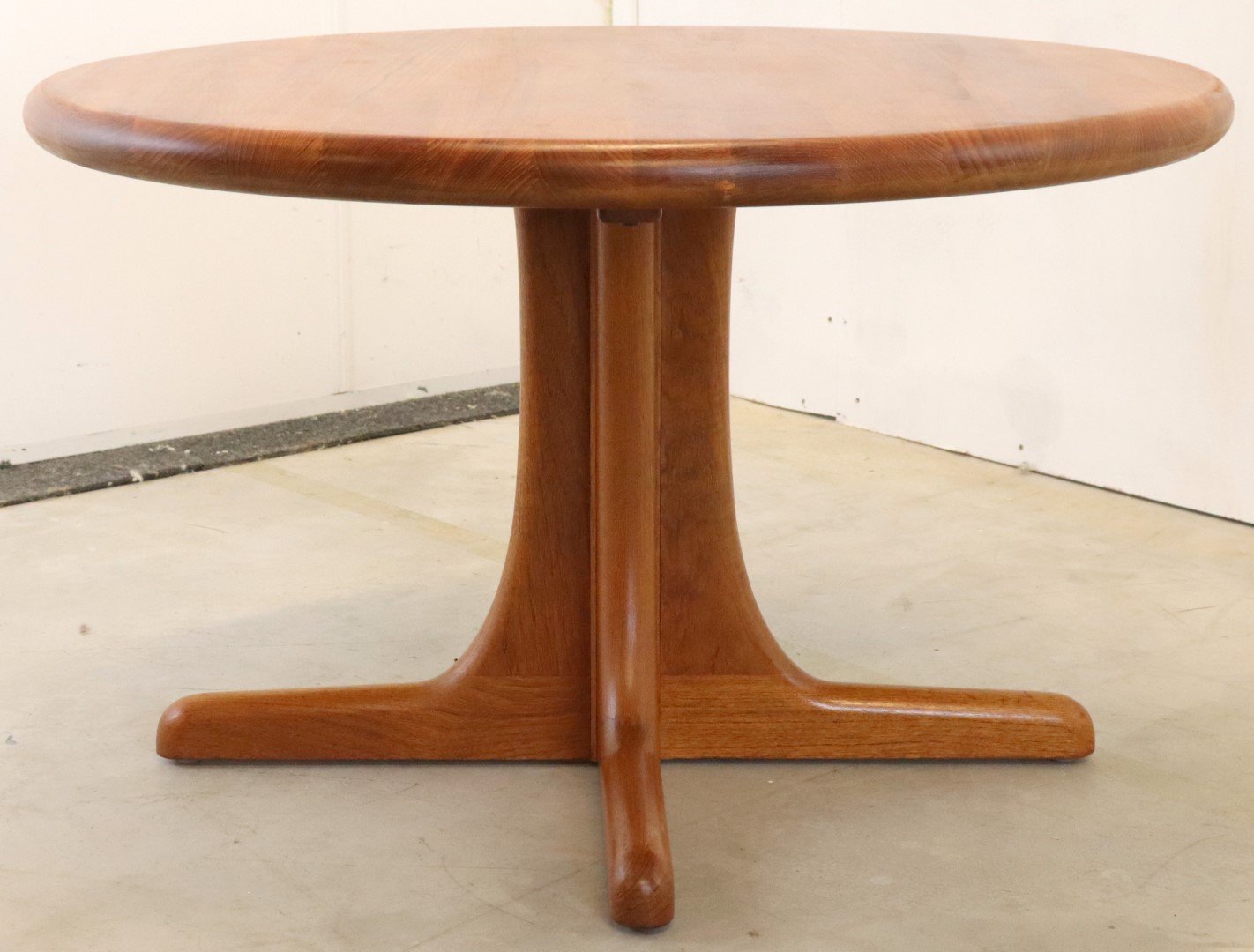 Danish Round Coffee Table for sale at Pamono