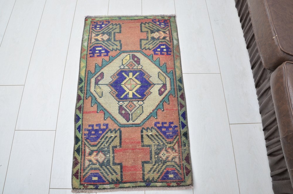 Small Turkish Wool Rug, 1960s for sale at Pamono