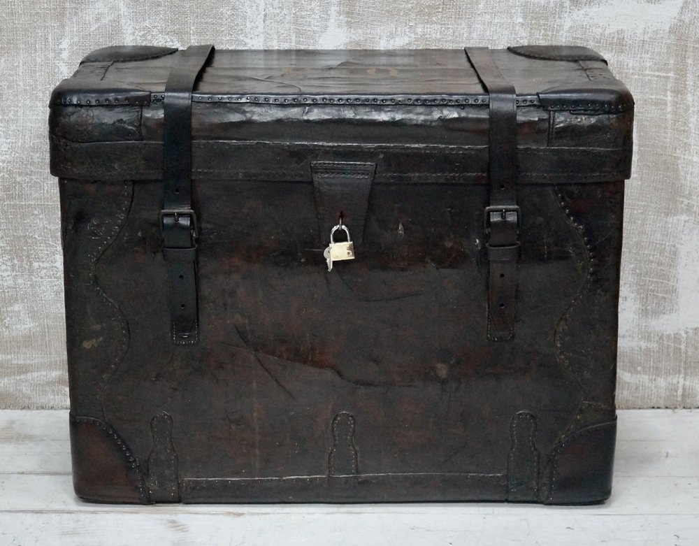 Georgian Leather Boot Trunk, 1800s for sale at Pamono