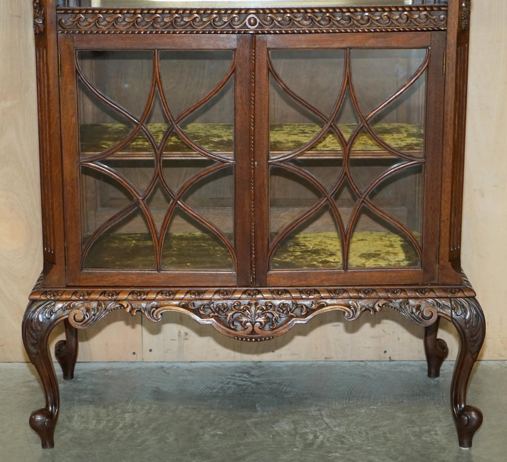 Antique Chippendale Pagoda Top Display Case for sale at Pamono