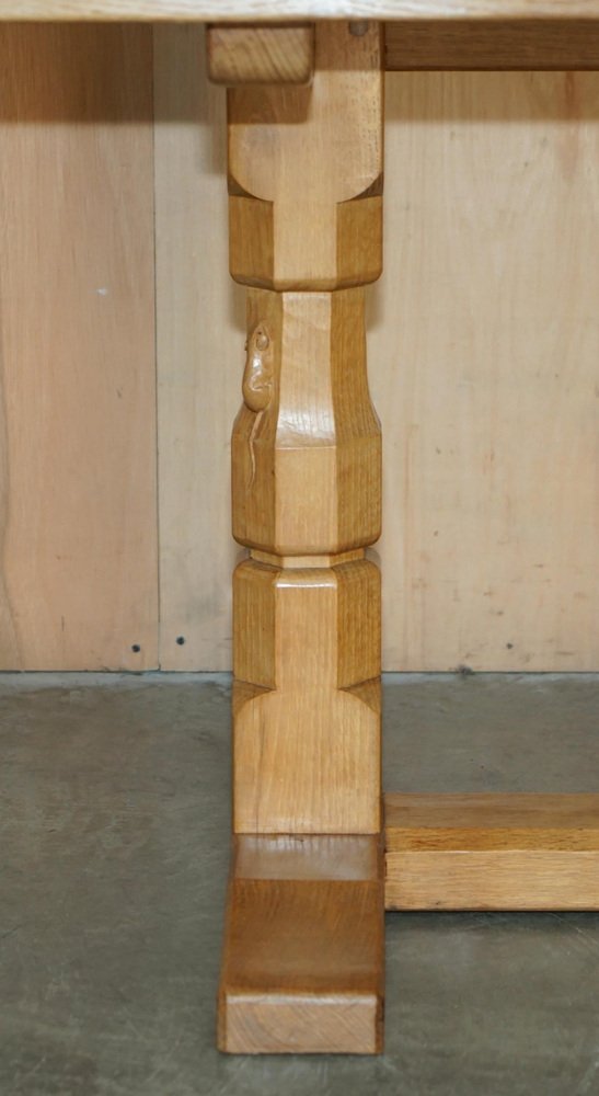 Tavolo da pranzo e sedie vintage di Robert Mouseman Thompson, anni '70 ...