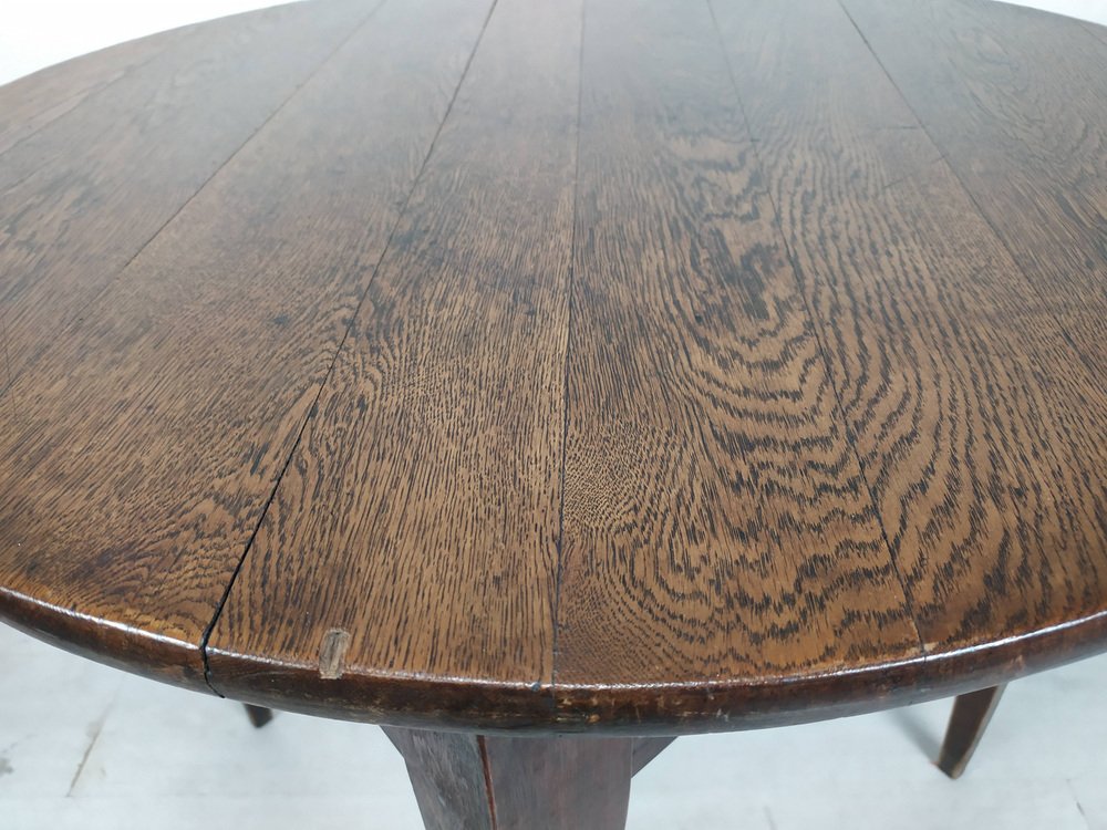 Round Oak Farm Table for sale at Pamono