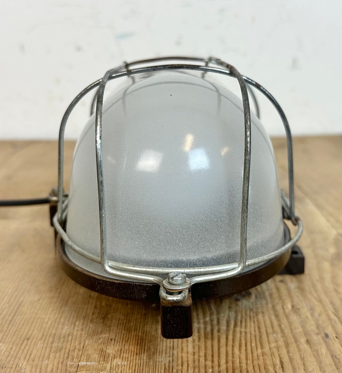 Industrial Bakelite Wall Light with Milk Glass, 1960s for sale at Pamono