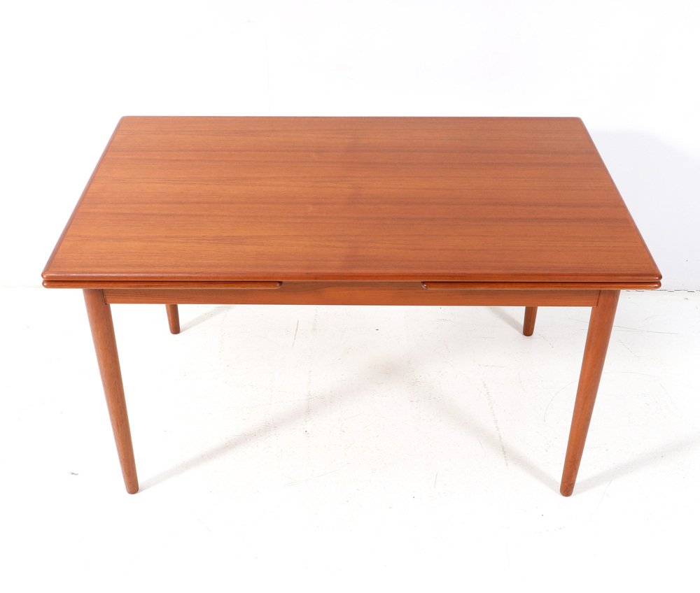 Mid-Century Modern Teak Mo. 215 Extendable Dining Room Table from ...
