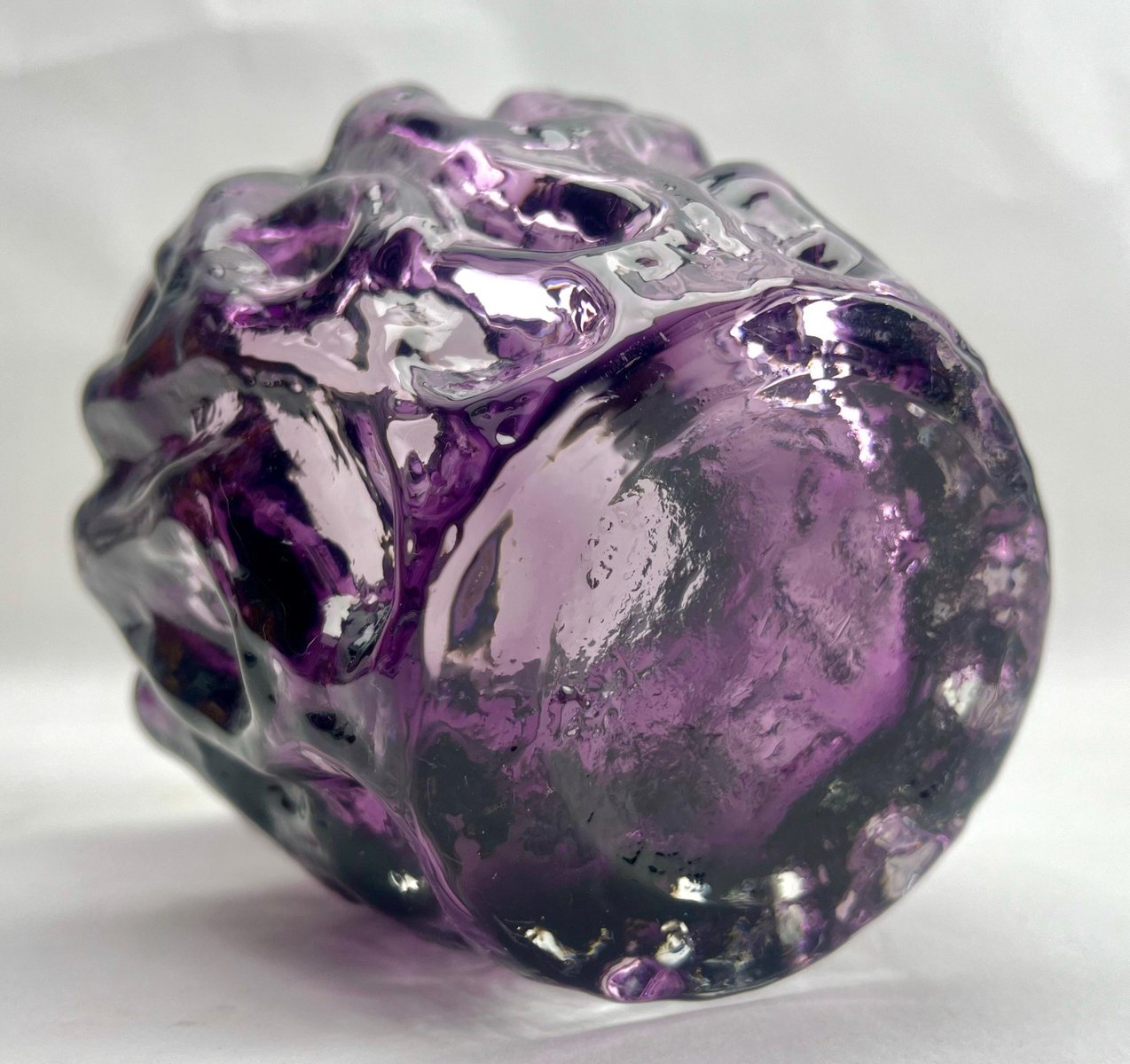 Violette Vase von Ingrid Glas, 1970er bei Pamono kaufen
