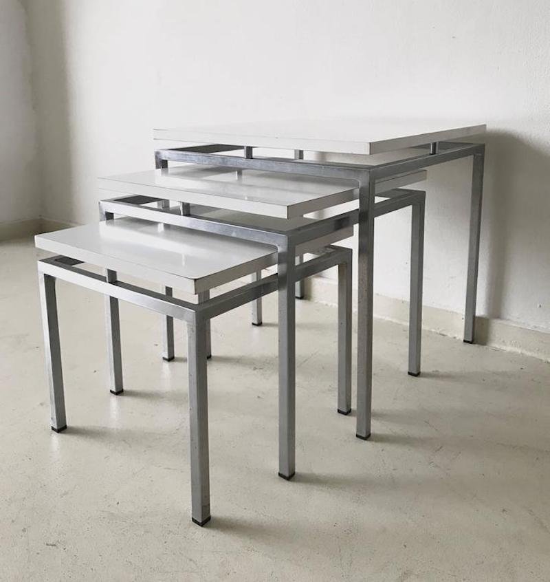 Mid-Century Modern White Nesting Tables, 1960s, Set of 3 for sale at Pamono