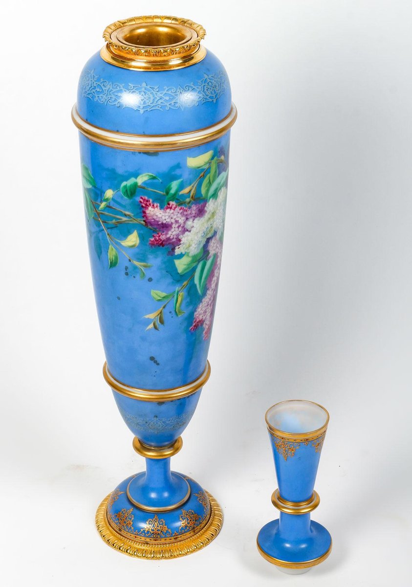 Große Napoleon III Baccarat Vase aus Opalglas mit vergoldeter ...