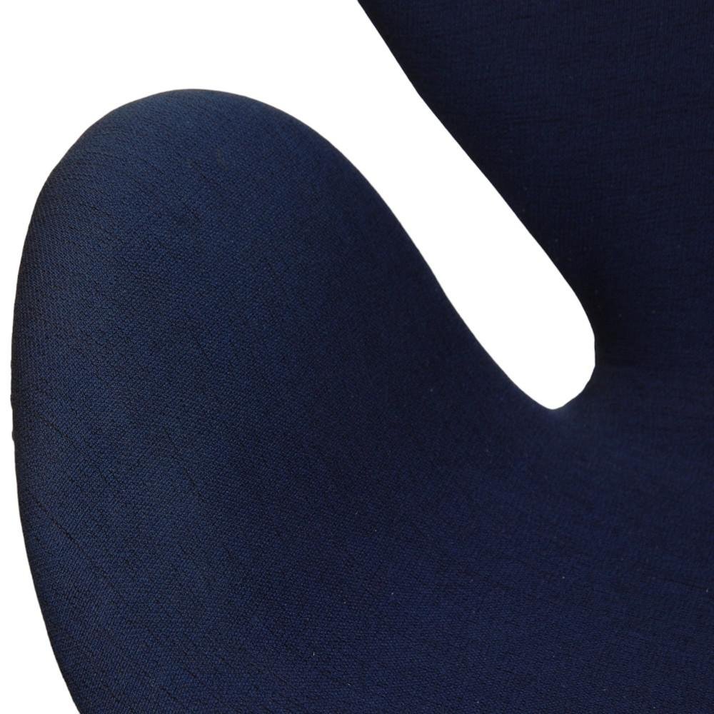 Swan Chair in Blue Fabric by Arne Jacobsen for sale at Pamono