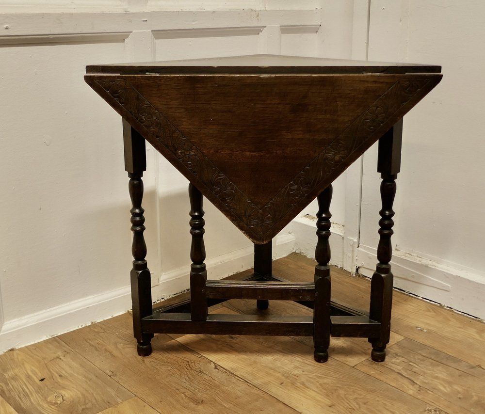 Carved Oak Triangular Gate Leg Side Table, 1890s for sale at Pamono