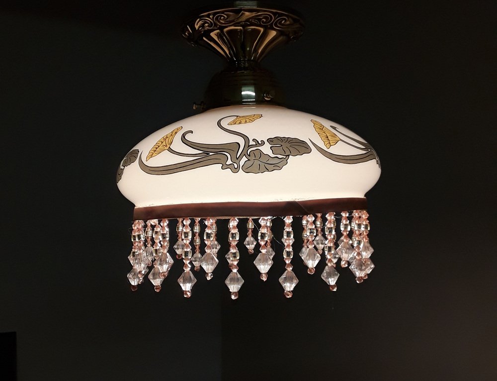 Kleine Vintage Deckenlampe mit verzierter Messinghalterung mit ...