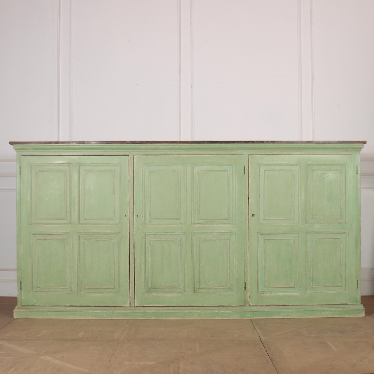 English Country House Linen Cupboard for sale at Pamono