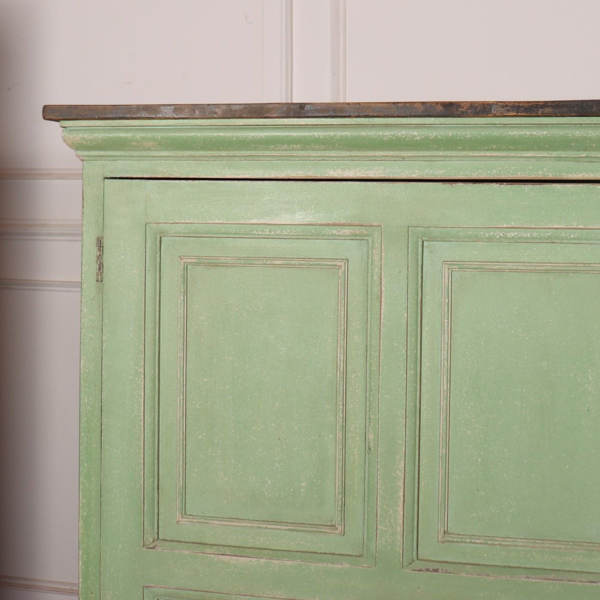 English Country House Linen Cupboard for sale at Pamono