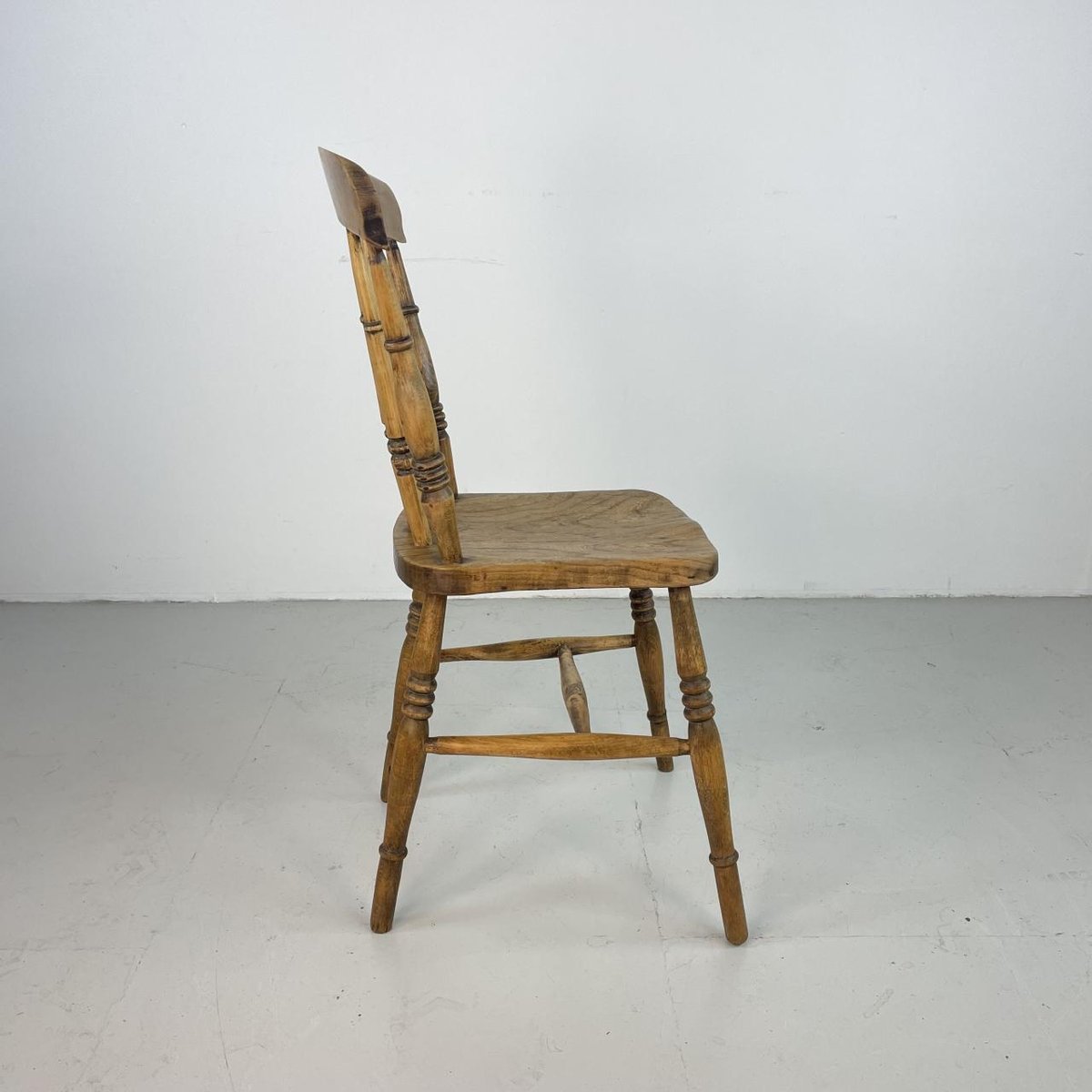 Victorian Turned Wooden Chair for sale at Pamono