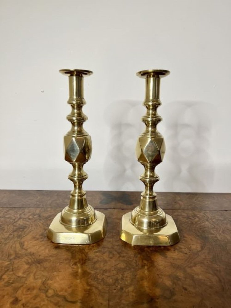 Große antike viktorianische Kerzenständer aus Messing, 1890er, 2er Set ...