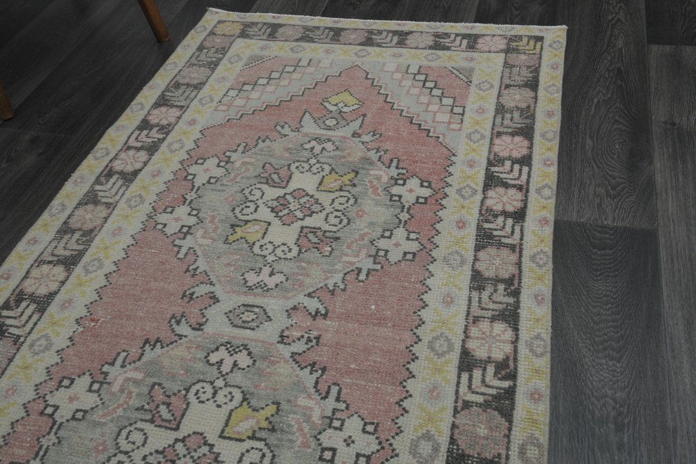 Turkish Wool Runner Rug, 1960s for sale at Pamono