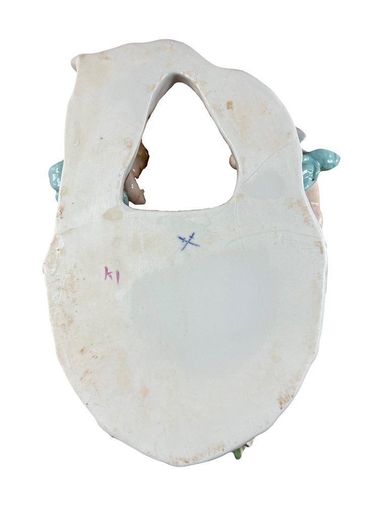 Putti Wall Decor in Meissen Porcelain, 1920s for sale at Pamono