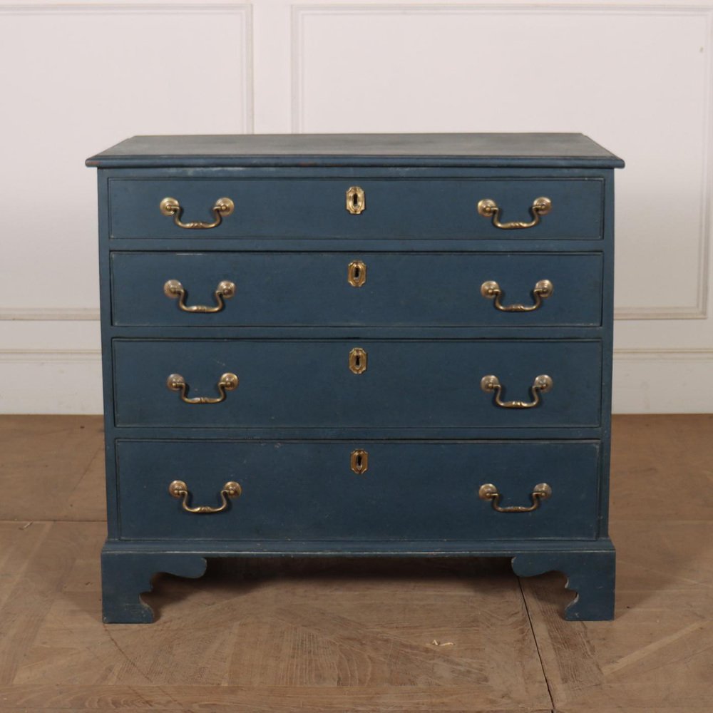 Small Painted Chest of Drawers for sale at Pamono