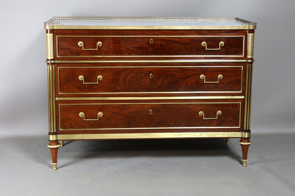 Antique Louis XVI Chest of Drawers, 1700s for sale at Pamono