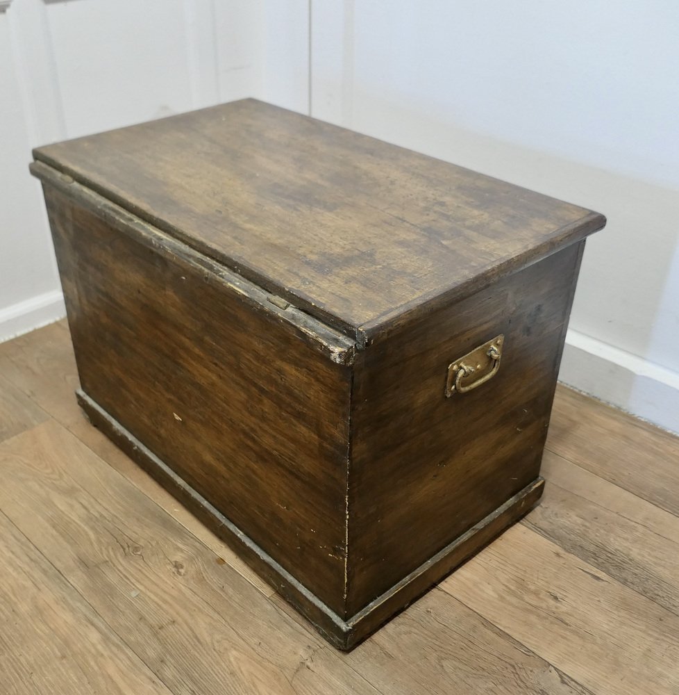 Victorian Pine Mule Chest for sale at Pamono