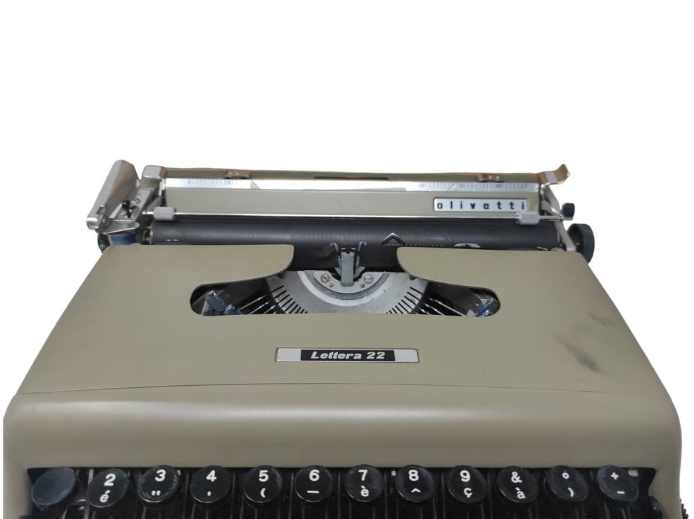 Lettera 22 Typewriter from Olivetti, Italy, 1950s for sale at Pamono