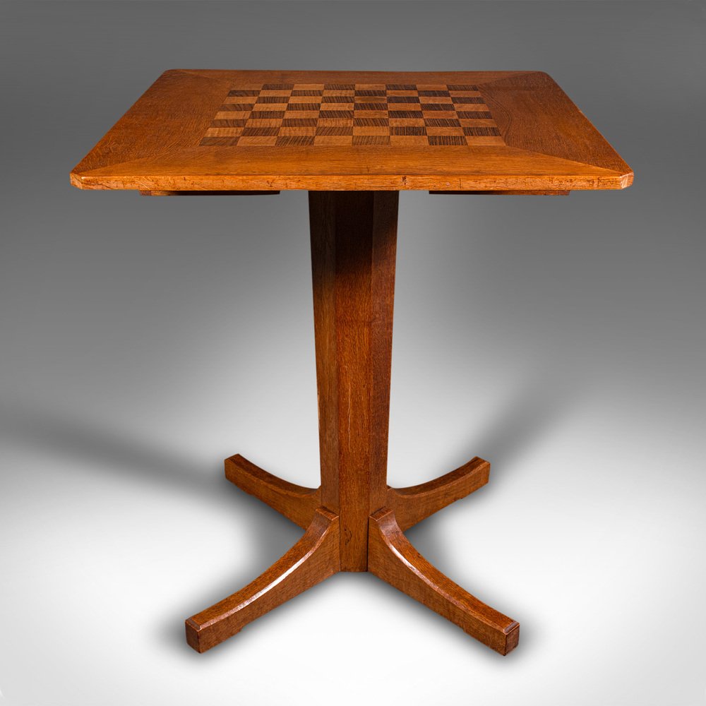 Antique English Chess Table in Oak for sale at Pamono