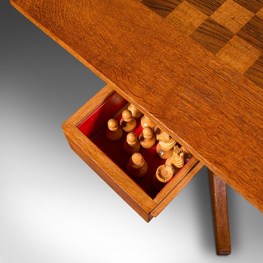 Antique English Chess Table in Oak for sale at Pamono