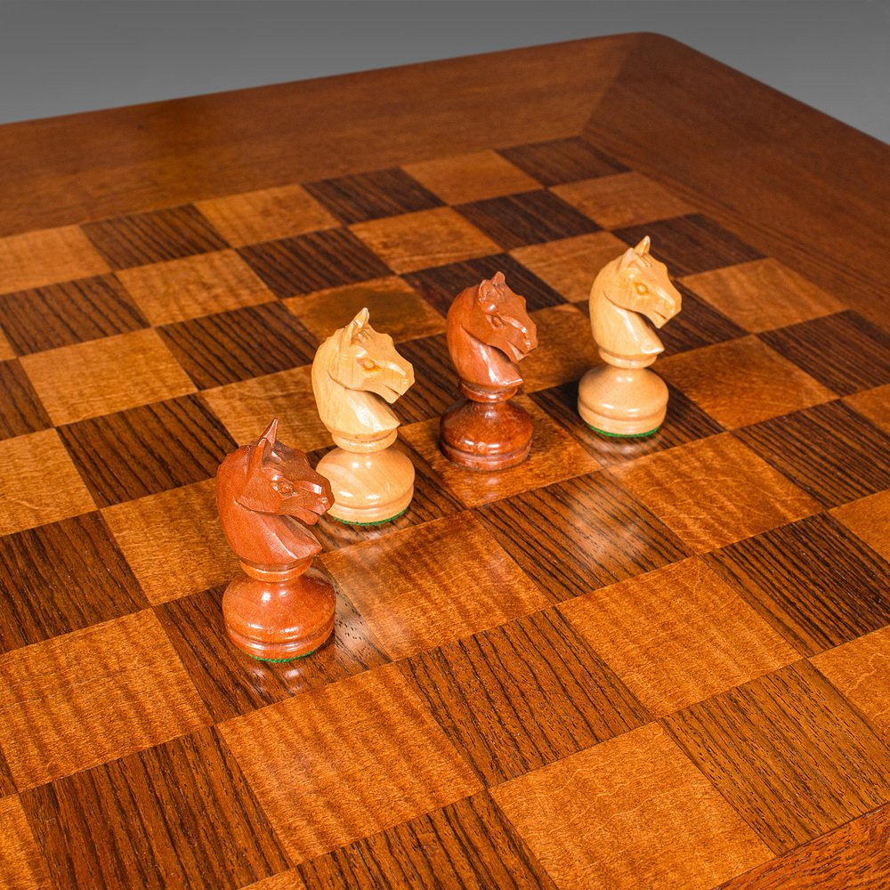Antique English Chess Table in Oak for sale at Pamono