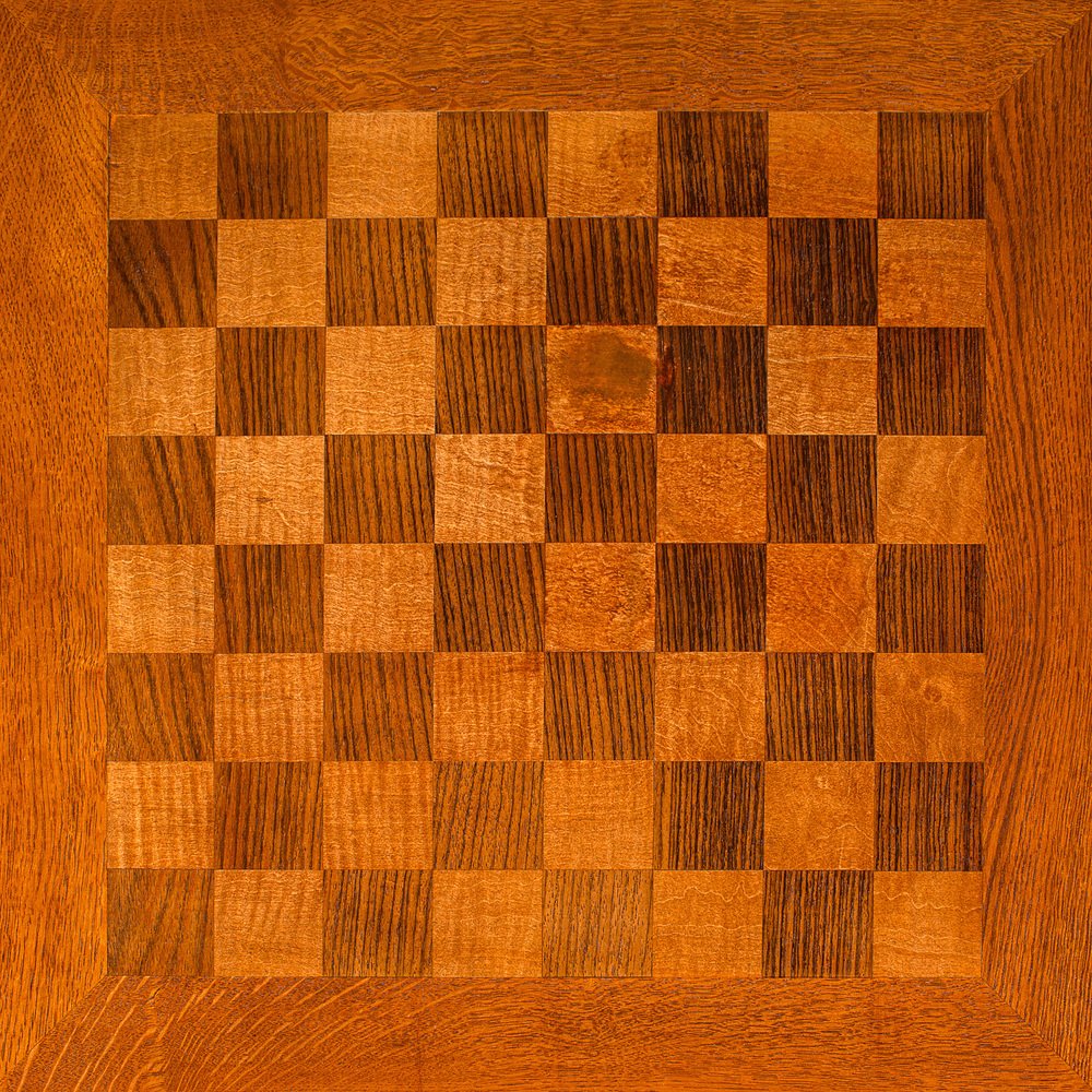 Antique English Chess Table in Oak for sale at Pamono