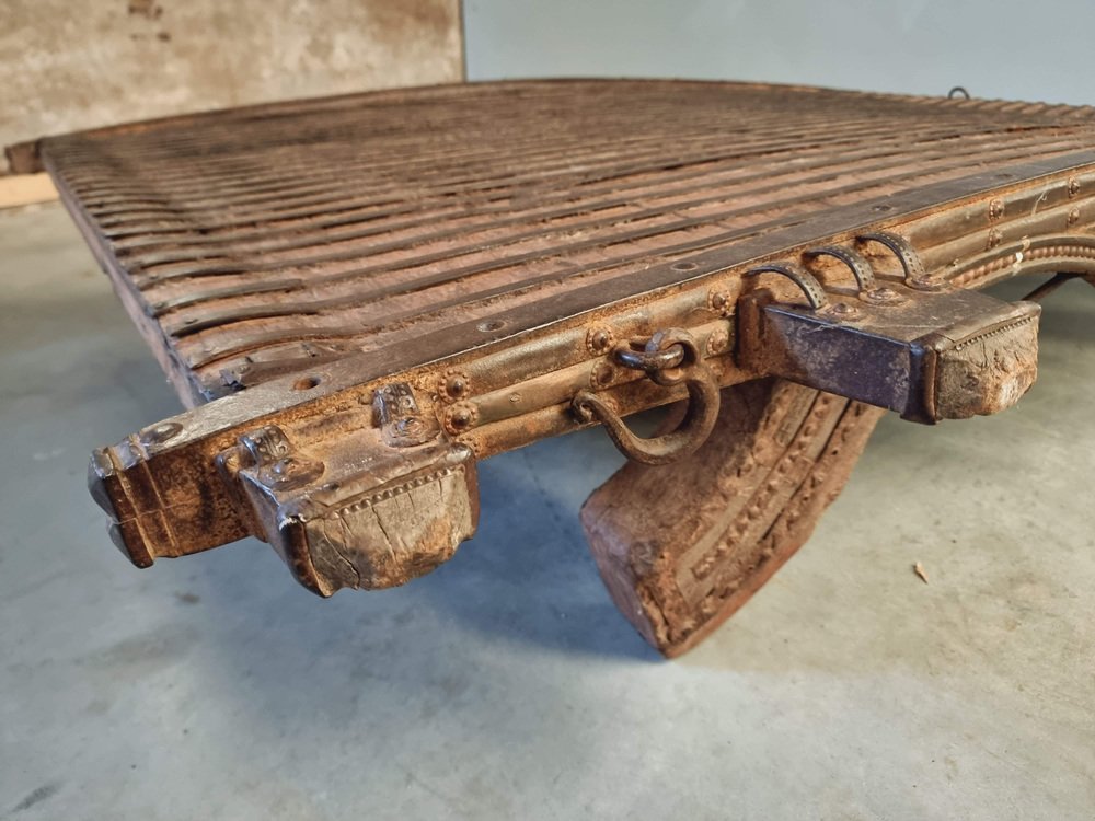 Antique Camel Coffee Table, 19th Century for sale at Pamono