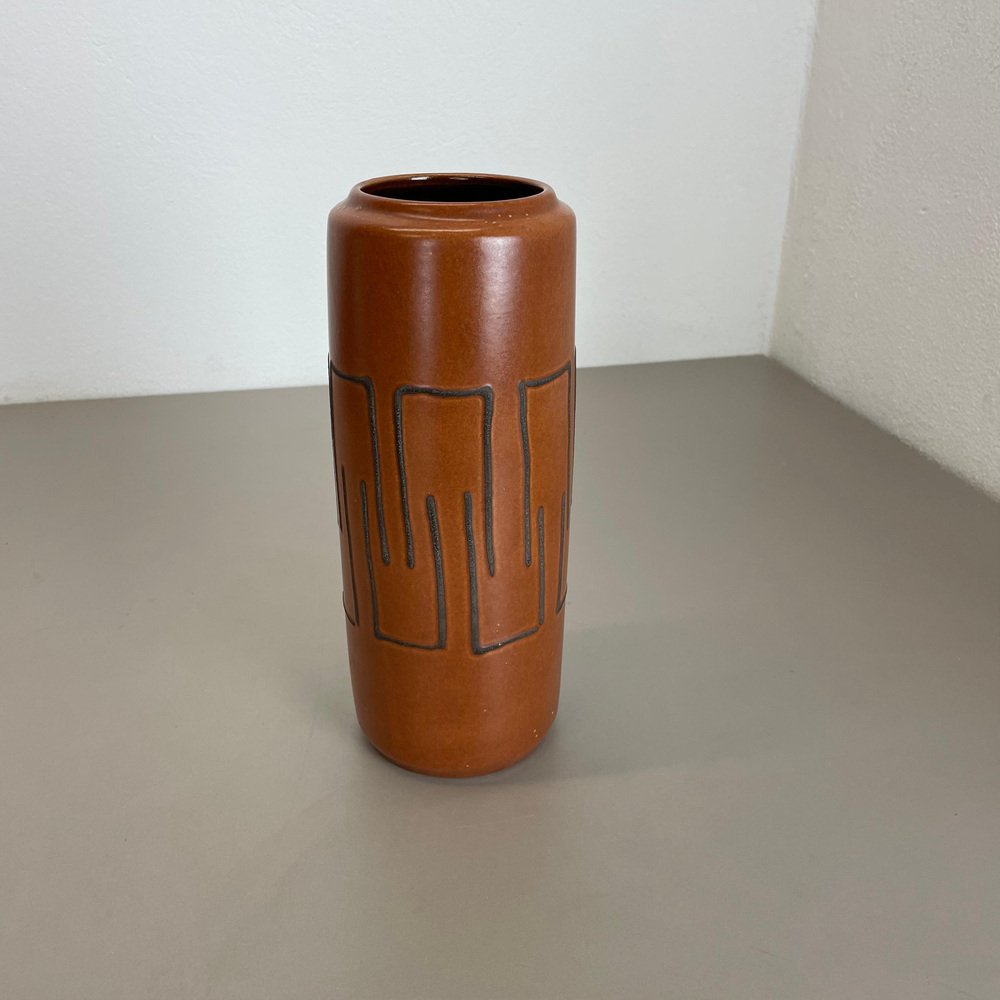 Line Tube Pottery Fat Lava Vase, 1970 bei Pamono kaufen