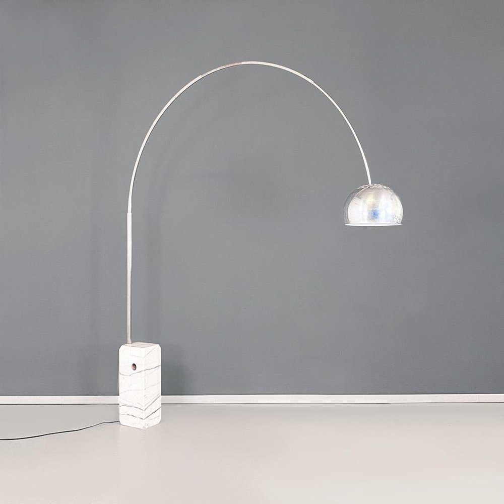 Italienische Mid-Century Arco Stehlampe von Castiglioni Brothers für Flos, 1962 bei Pamono kaufen