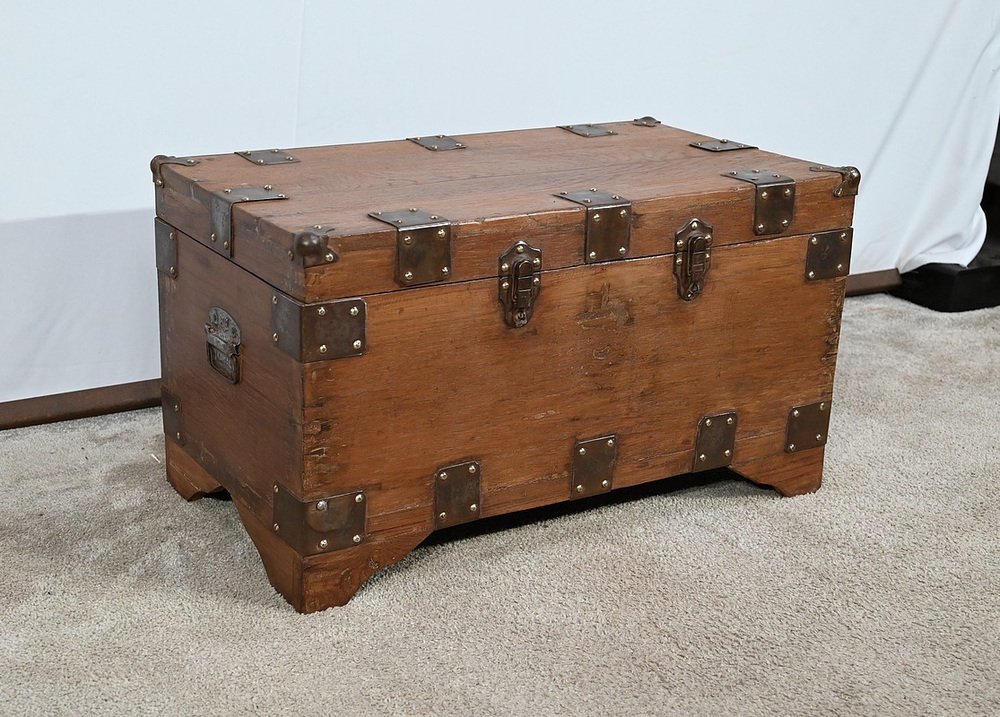 Solid Teak Naval Trunk, Late 19th Century for sale at Pamono