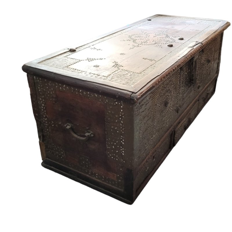 Vintage Arab Wedding Chest for sale at Pamono