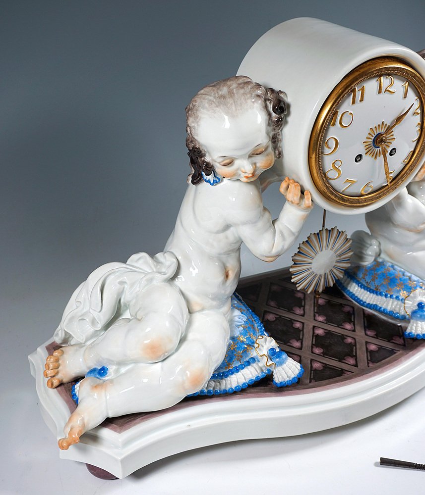 Art Deco Dantle Clock by Paith Rober for Meissen, 1930s for sale at Pamono