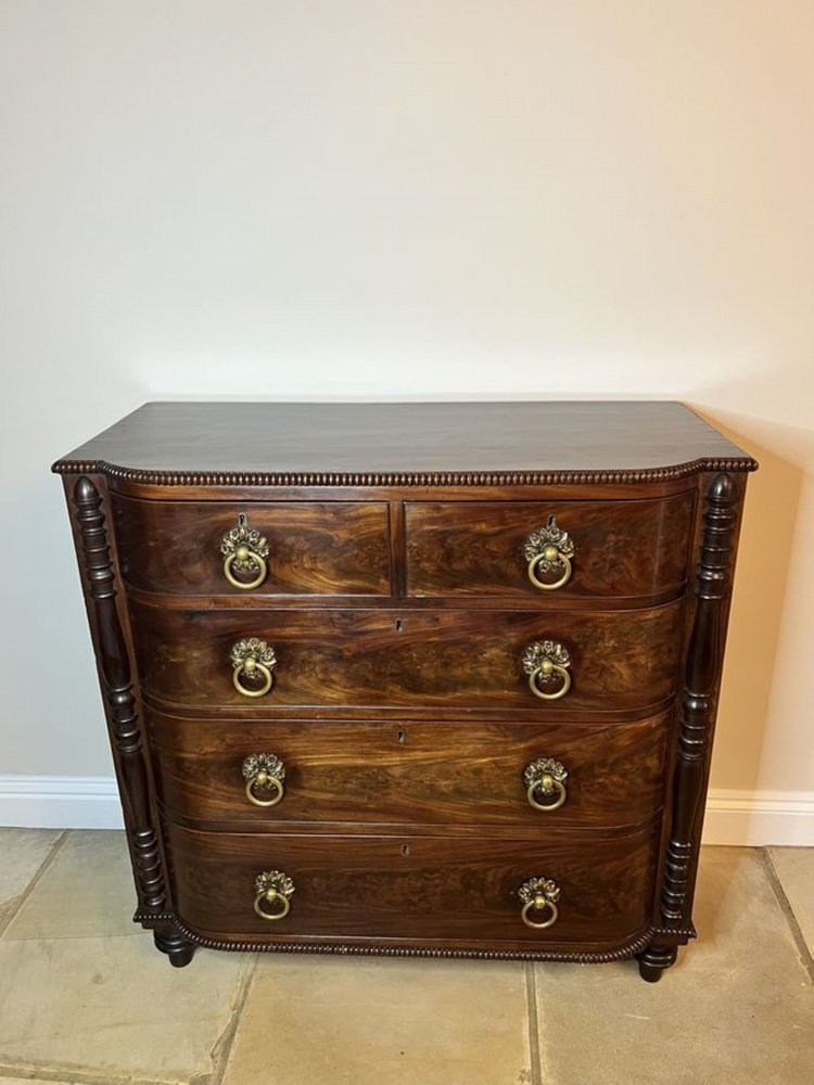 George III Kommode mit 5 Schubladen aus Mahagoni und Bogen, 1820er bei ...