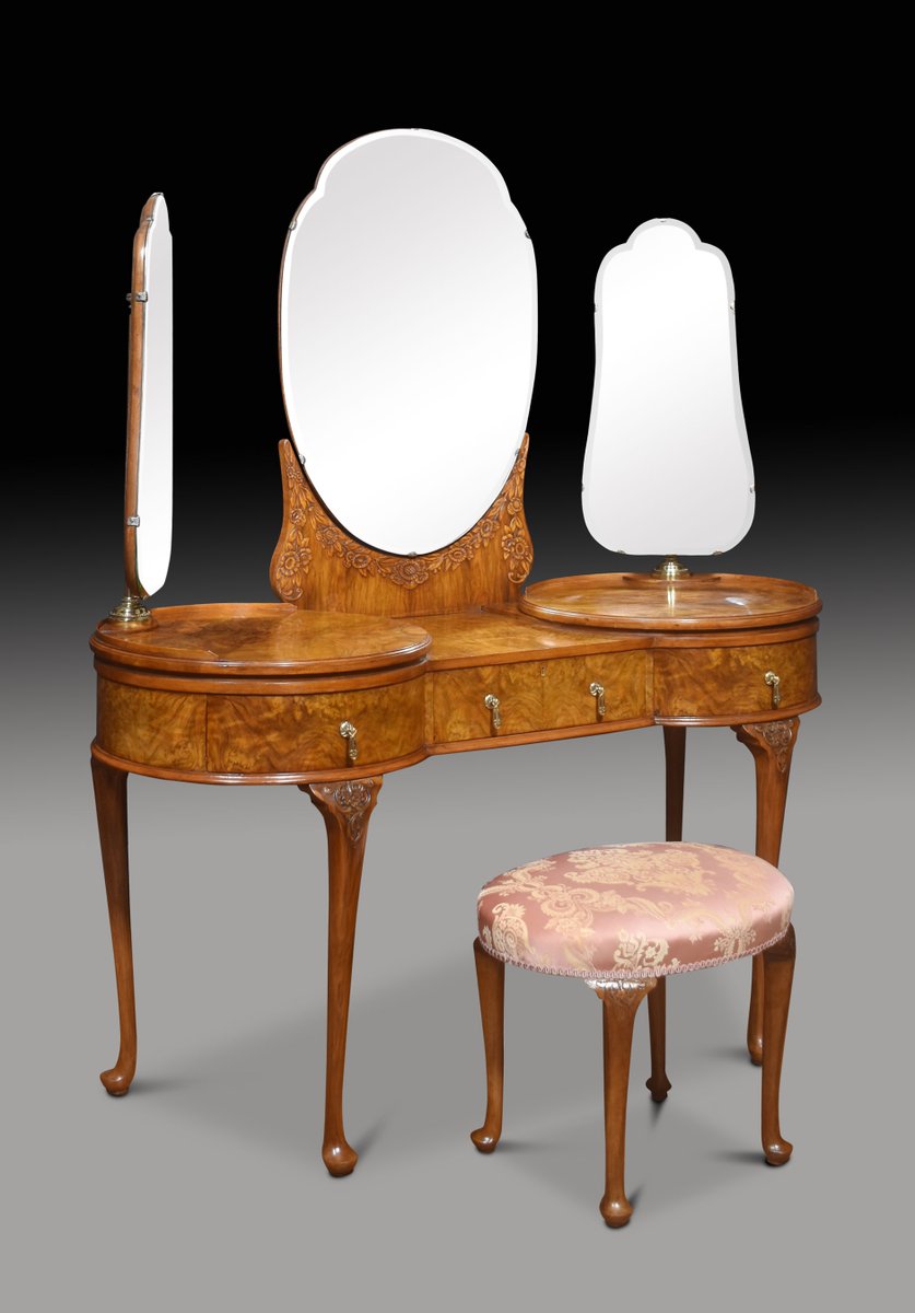 Figured Walnut Dressing Table, 1890s for sale at Pamono