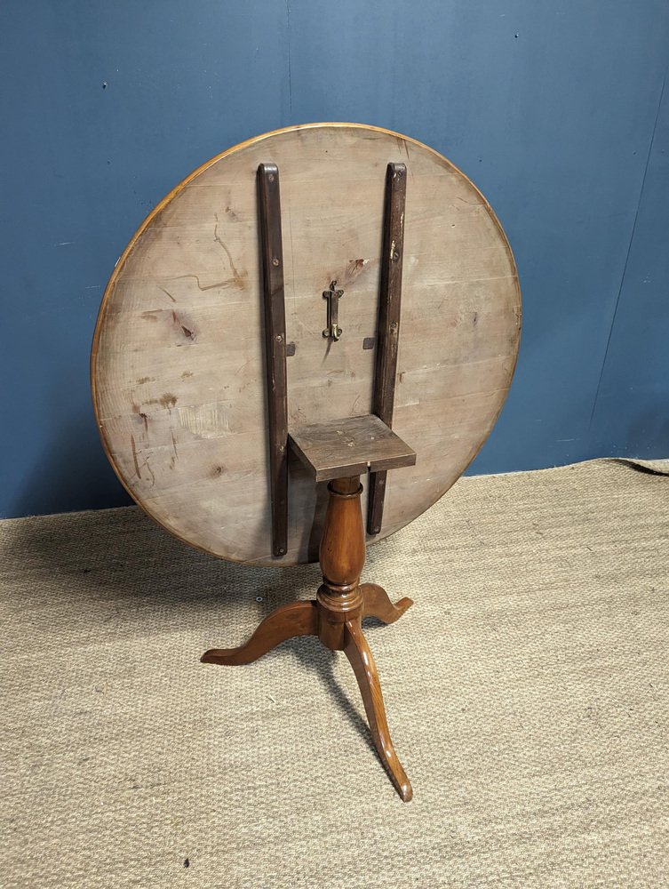 Victorian Table in Cherrywood for sale at Pamono