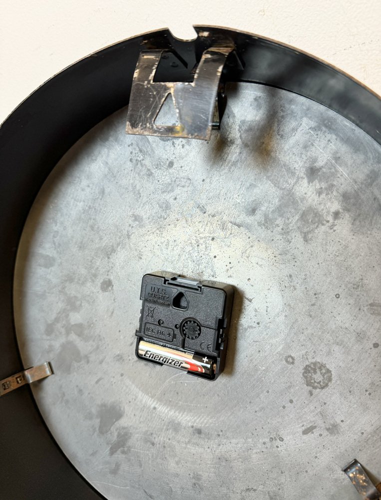 Industrial Black Factory Wall Clock from Siemens, 1950s for sale at Pamono