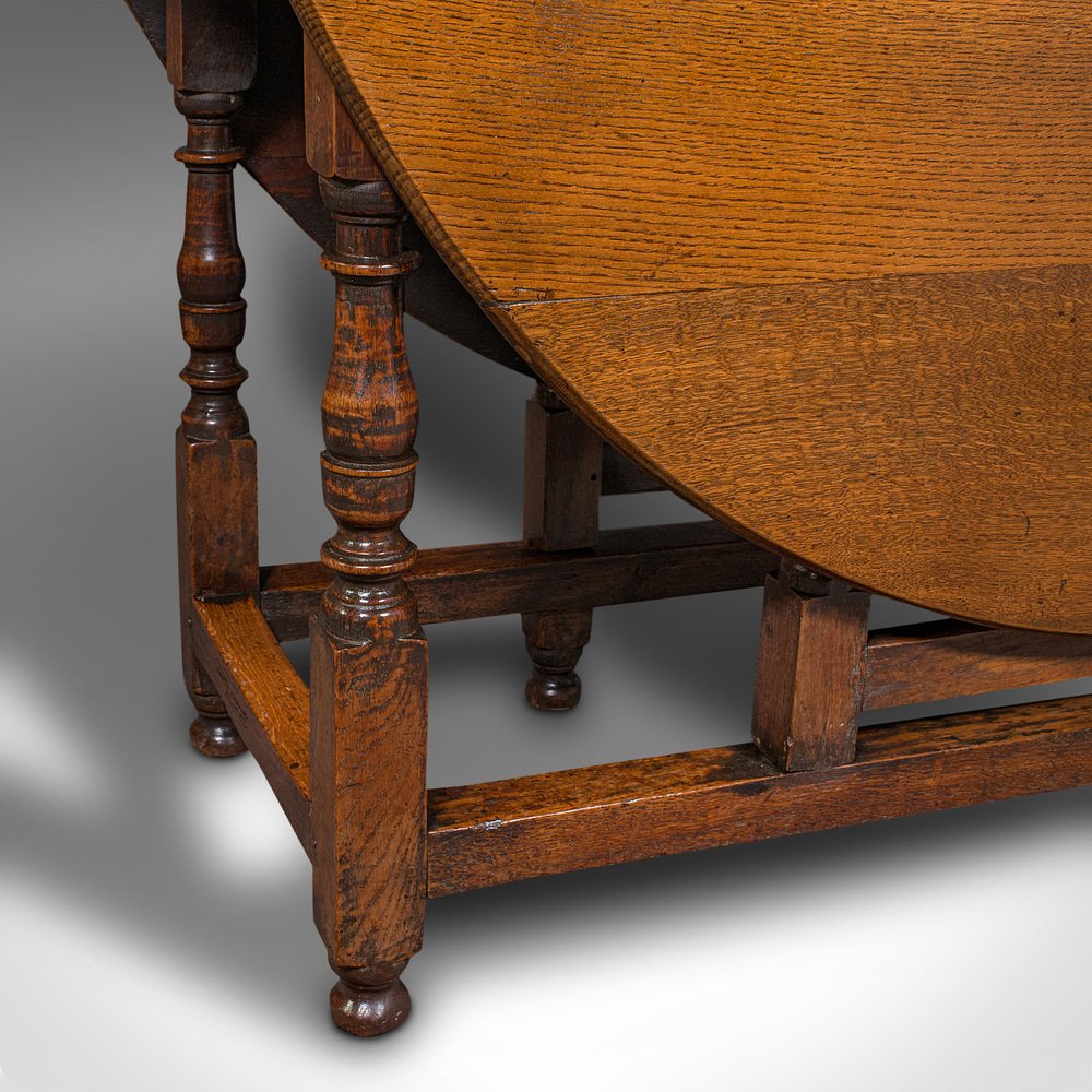 Antique English Gate Leg Dining Table in Oak for sale at Pamono