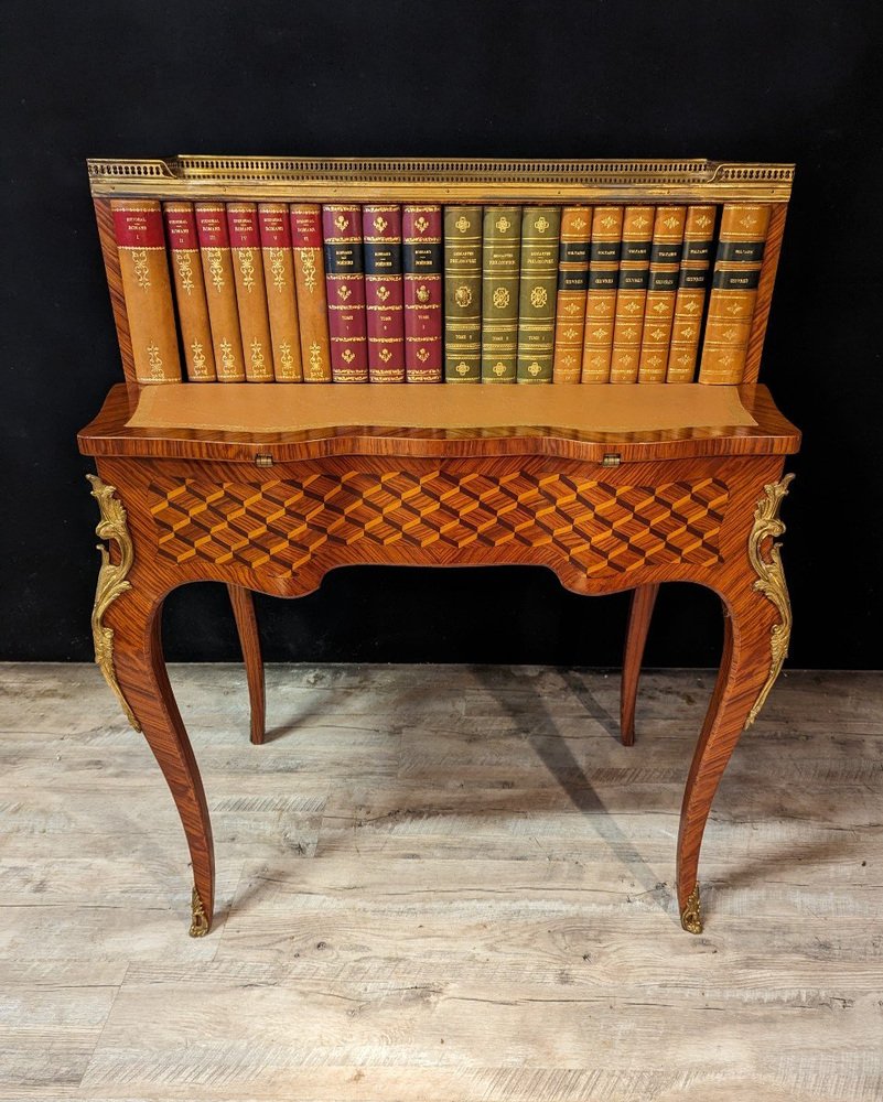Louis XV Desk in Marquetry for sale at Pamono