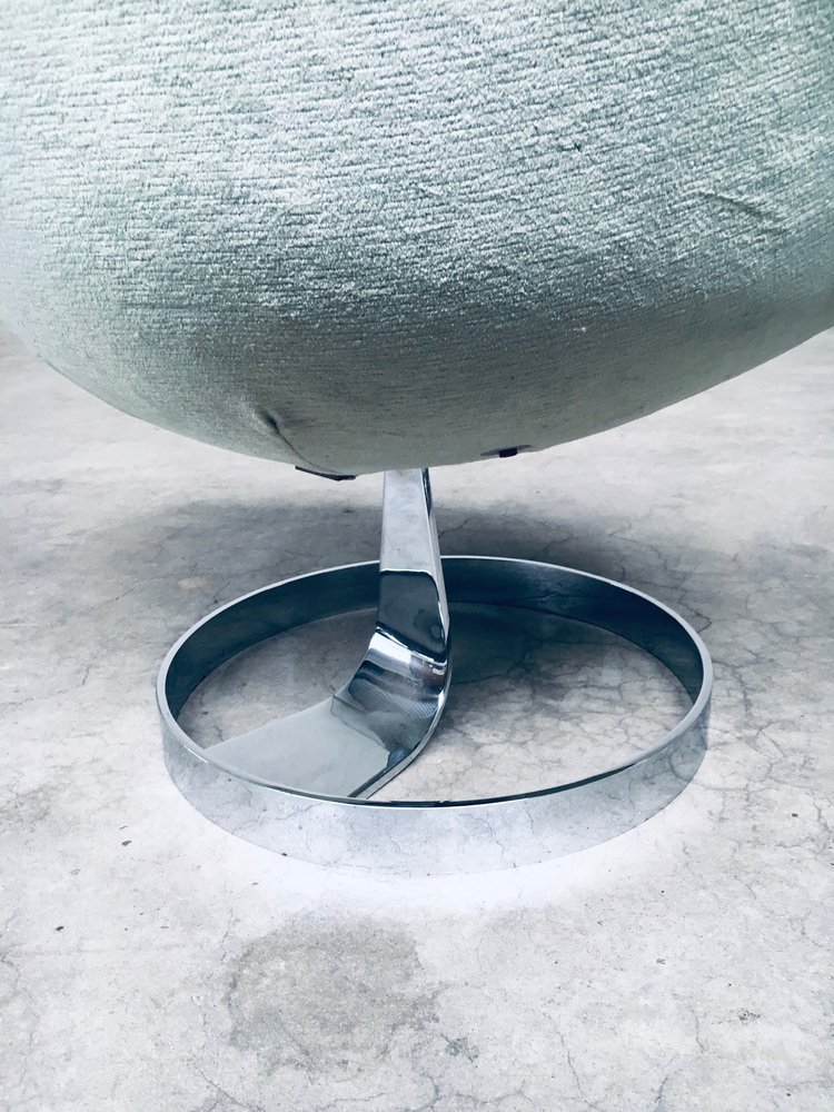 Set of Space Age Sphere Pod Lounge Chairs, France, 1960s for sale at Pamono