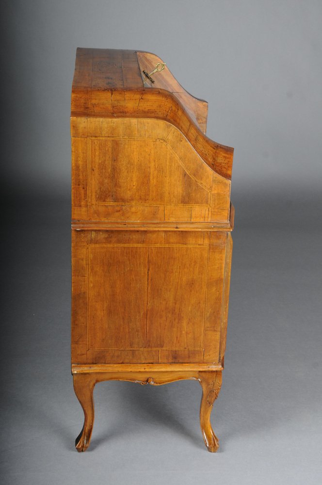 Antique Slanted Flap Secretary in Walnut Veneer for sale at Pamono