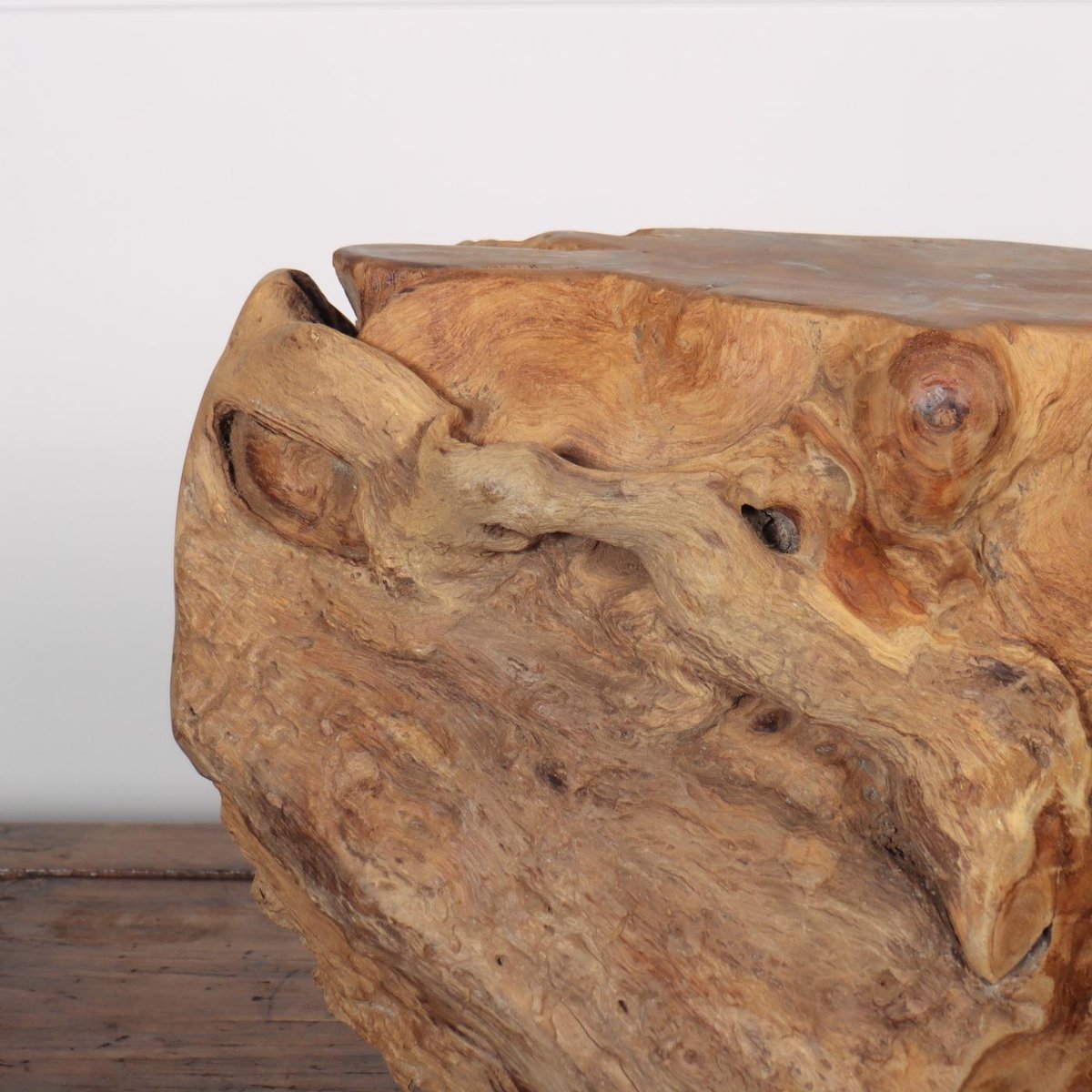 Sculptural Root Side Table for sale at Pamono