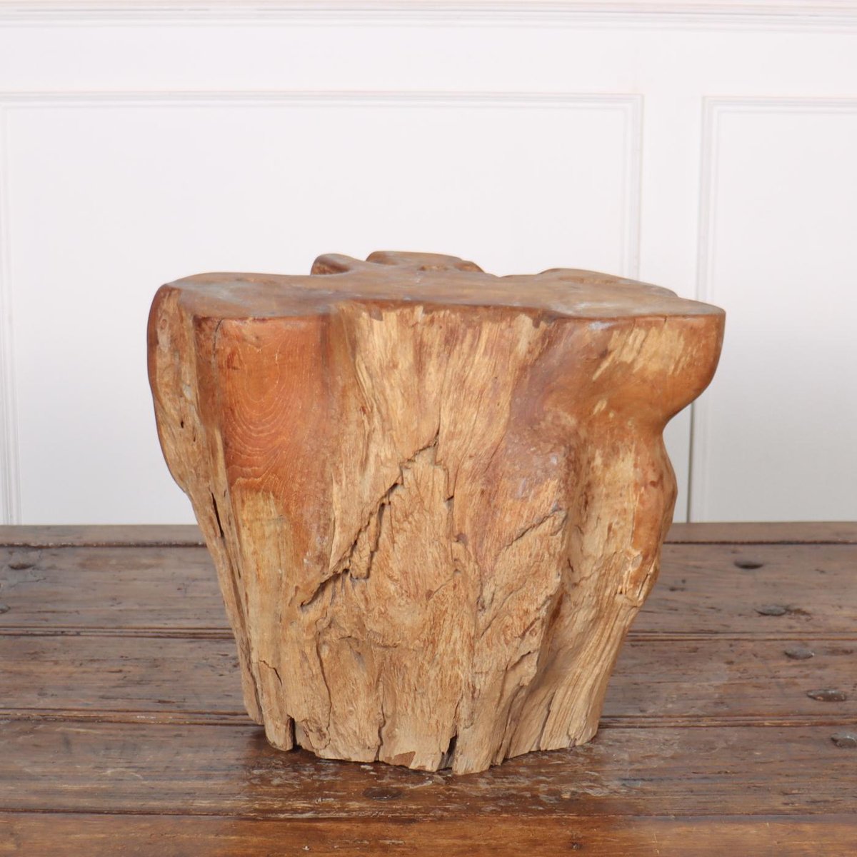 Sculptural Root Side Table for sale at Pamono