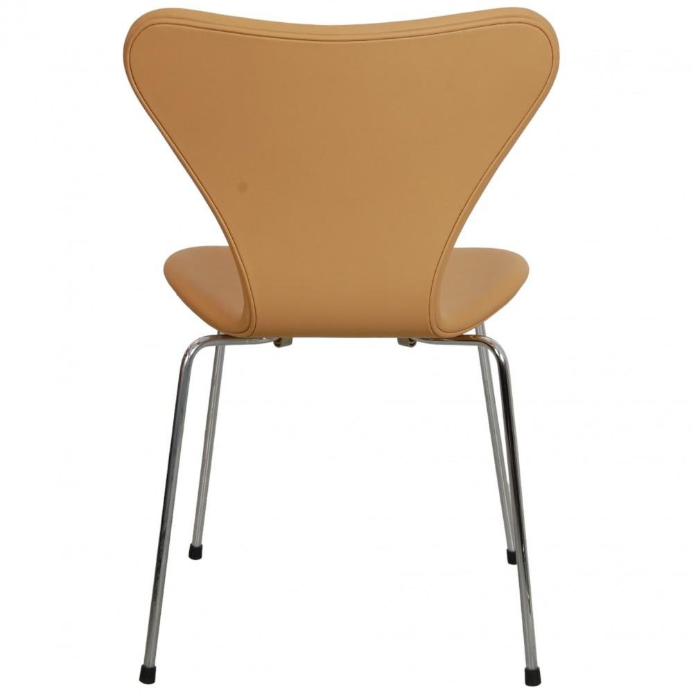 Series Seven Chair Model 3107 in Leather by Arne Jacobsen for Fritz ...