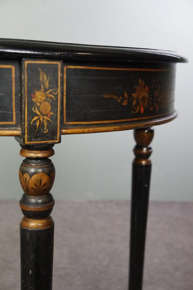 Antique Japanese Lacquered Side Table for sale at Pamono