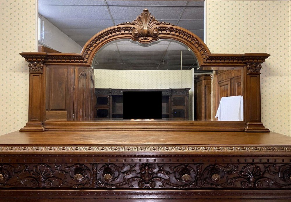 Antique Renaissance Buffet in Walnut for sale at Pamono